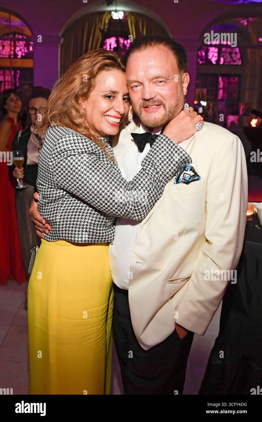 Alexander Fürst zu Schaumburg-Lippe mit Ehefrau Mahkameh Navabi Fürstin ...