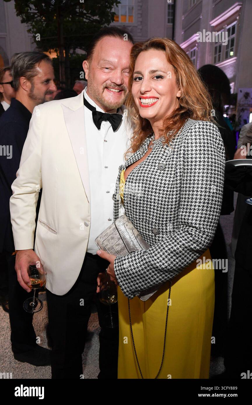 Alexander Fürst zu Schaumburg-Lippe mit Ehefrau Mahkameh Navabi Fürstin ...