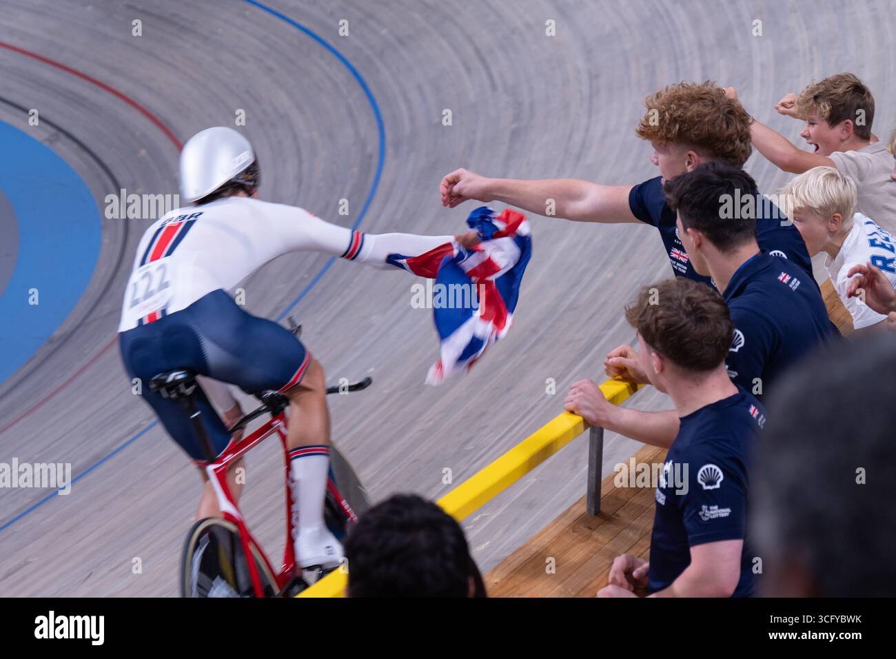 Henry Hobbs wins gold on the Men Junior - Kilo Tim Trial during the ...