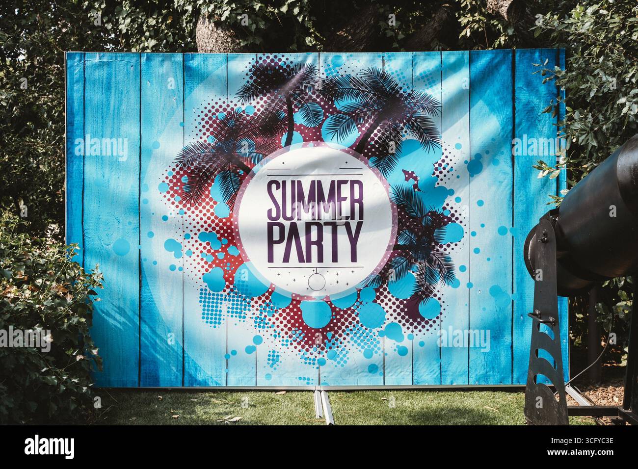 Bold blue invitation hi-res stock photography and images - Alamy