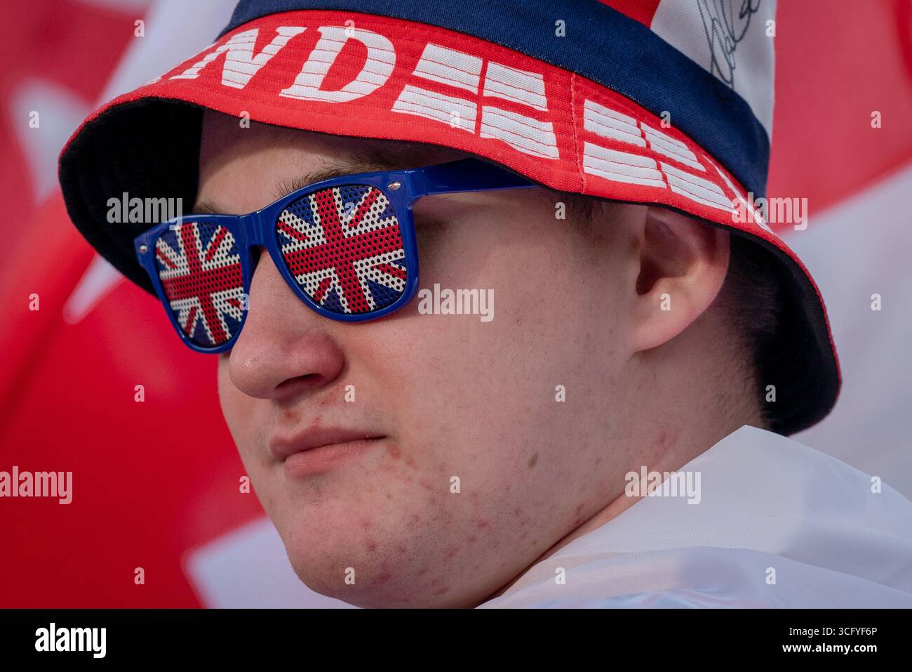 Epping hotel protest hi-res stock photography and images - Alamy