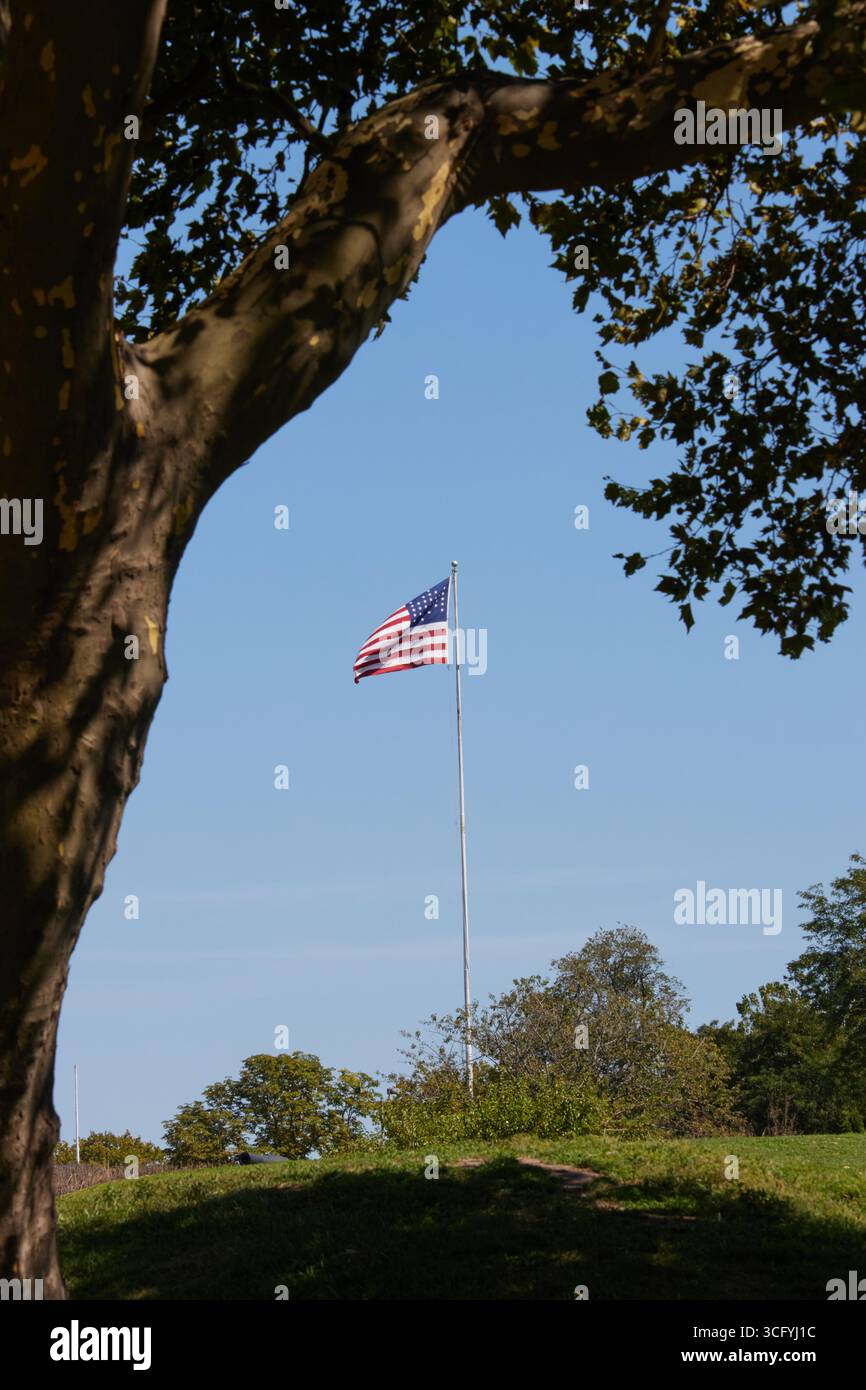 Large banner draping hi-res stock photography and images - Alamy