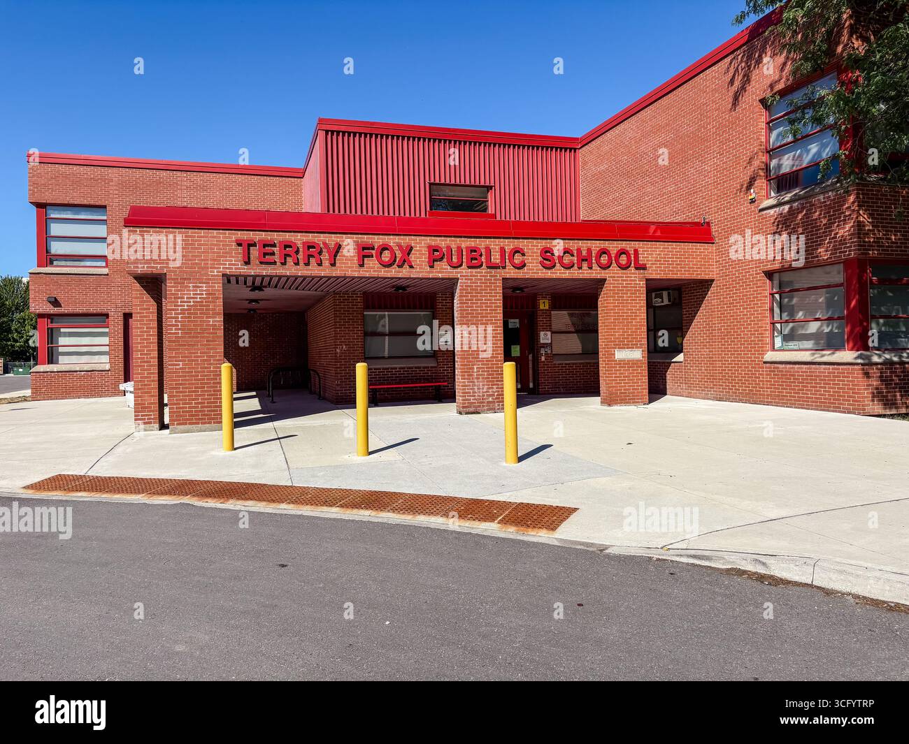 Terry fox public school hi-res stock photography and images - Alamy