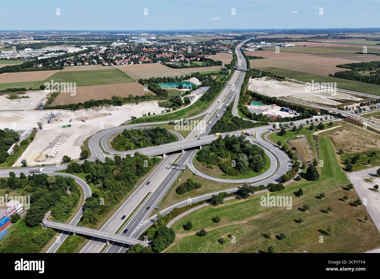 Fliessender Verkehr auf der Autobahn A94 bei Feldkirchen im Landkreis ...