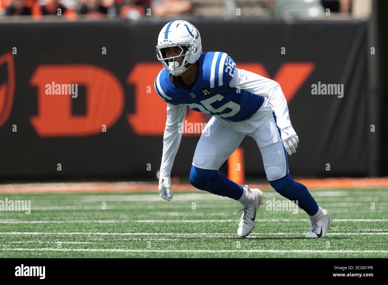 Indianapolis Colts cornerback Johnathan Edwards (35) drops back in ...