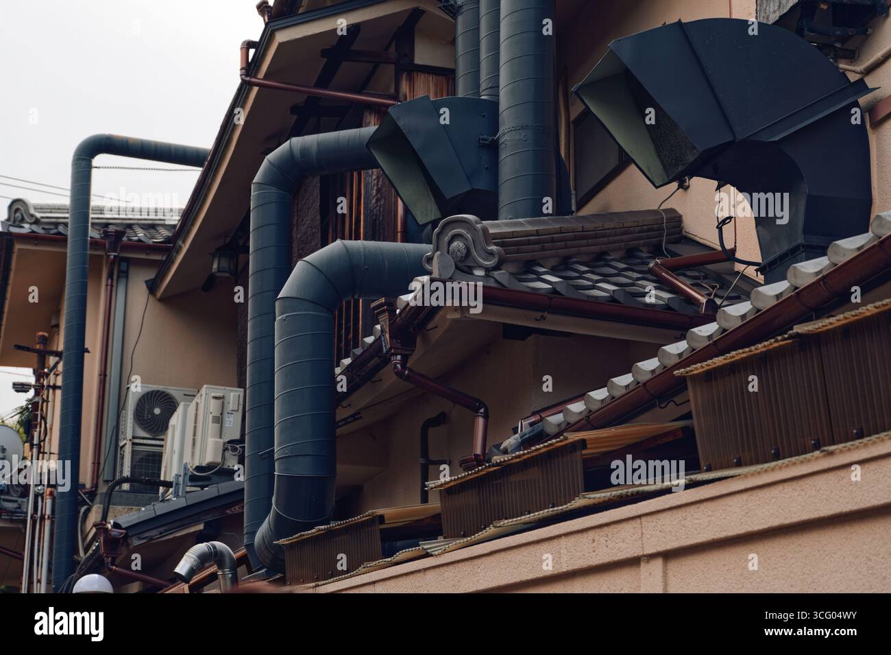 Detail japanese roof hi-res stock photography and images - Alamy