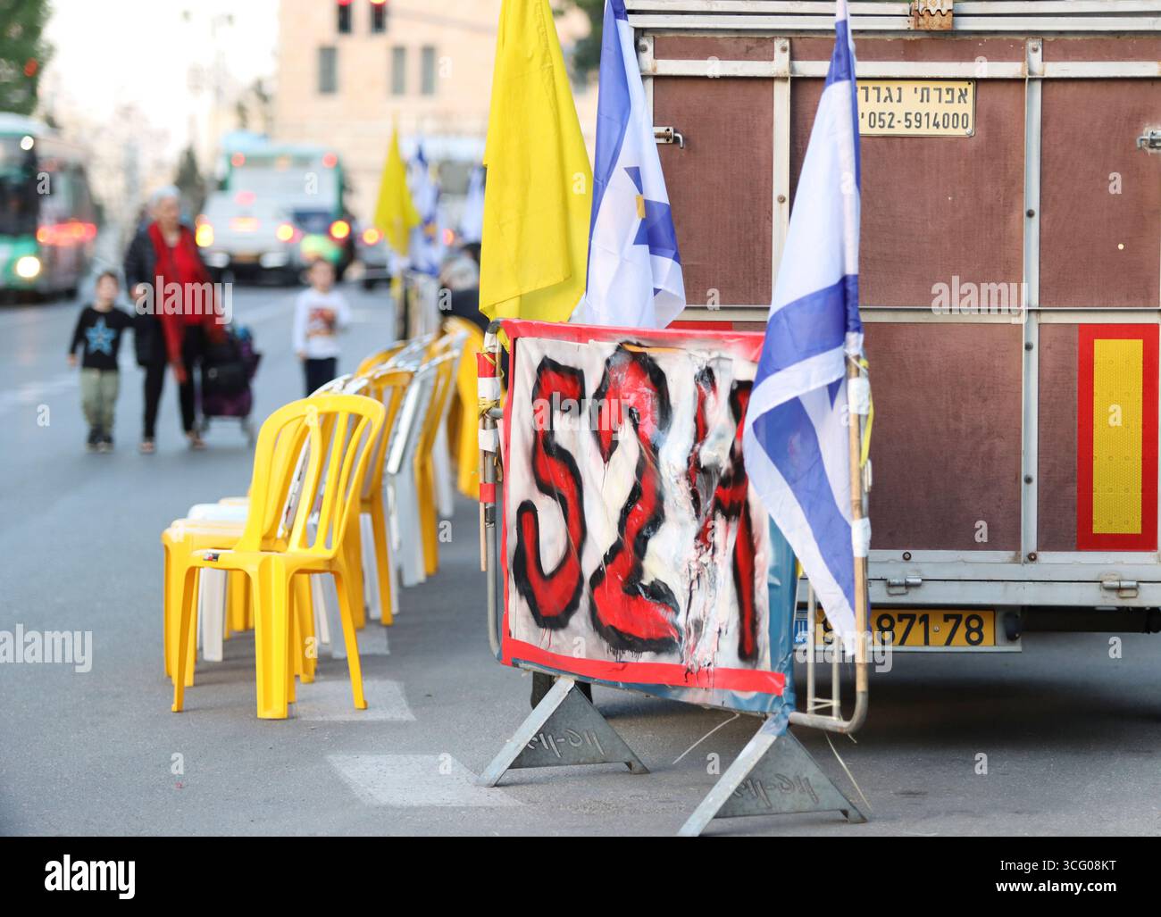 524 days of the israel hamas war hi-res stock photography and images ...
