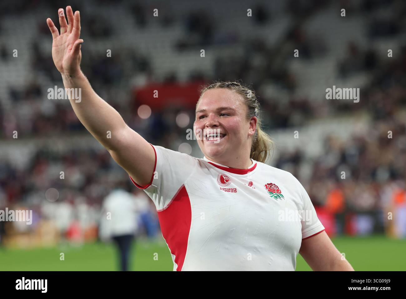 Sarah Bern of England waves to the crowd after the Women’s Rugby World ...