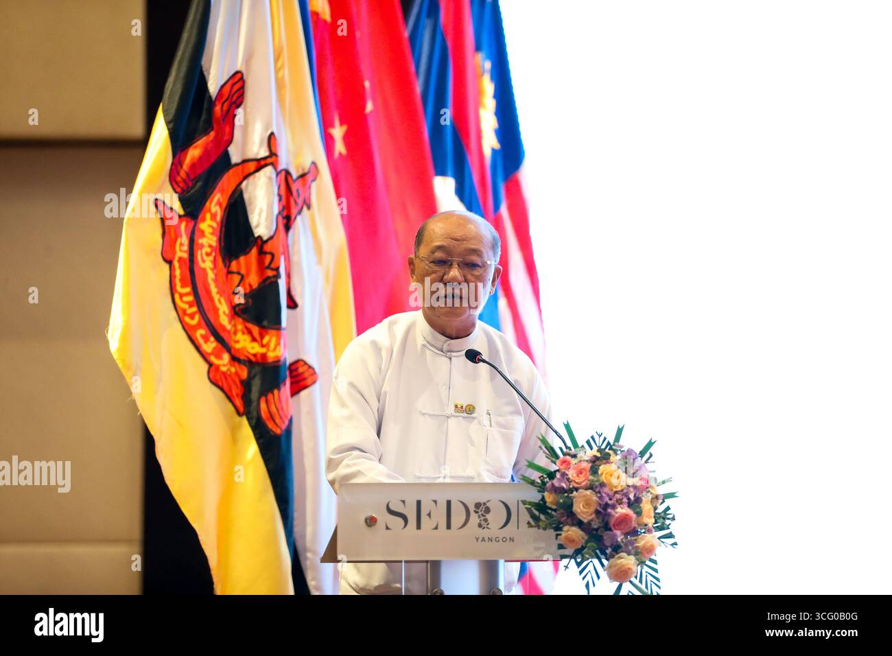 (250825) -- YANGON, Aug. 25, 2025 (Xinhua) -- Jeng Phang Naw Taung ...