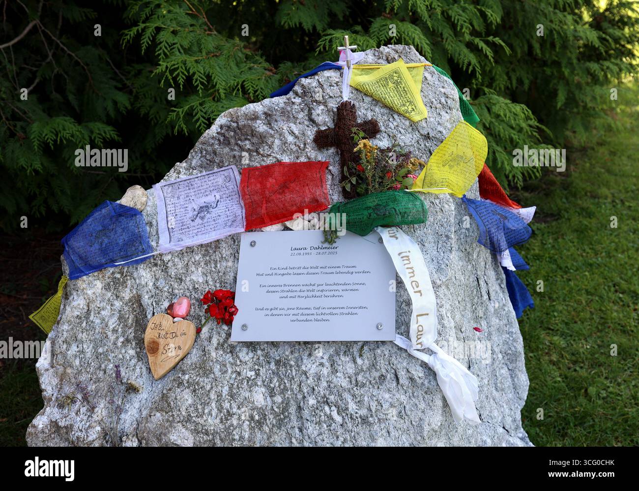 Laura dahlmeier aus garmisch partenkirchen im kleinen kurpark mi hi-res ...