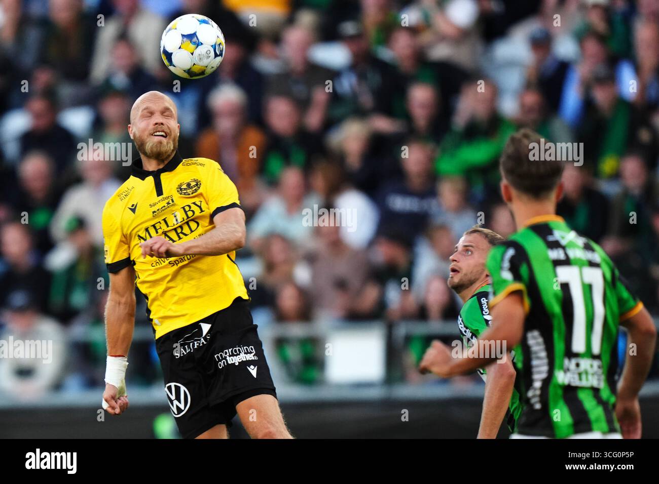 GÖTEBORG, SVERIGE 20250825Mjällbys Viktor Gustafson och GAIS Gustav ...