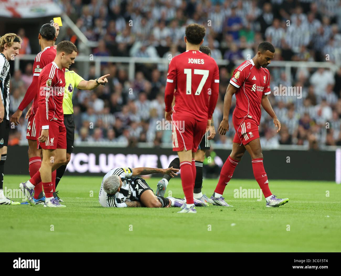 Newcastle Upon Tyne, UK. 25th Aug, 2025. Yellow card for Ryan ...
