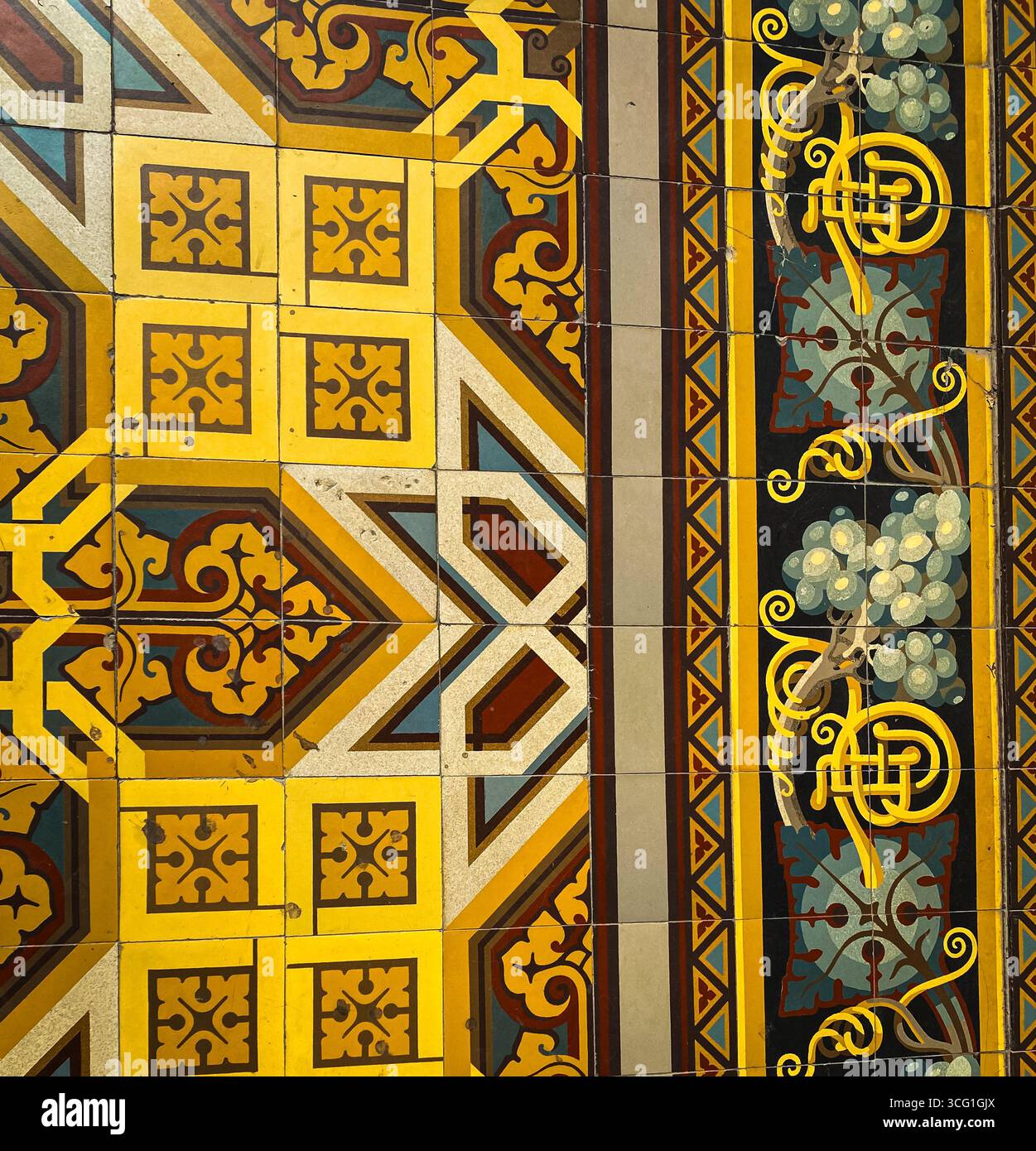 Gold design elements hi-res stock photography and images - Alamy