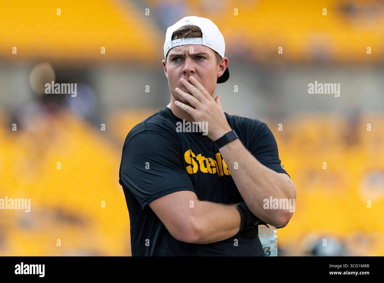 Pittsburgh Steelers quarterback Will Howard (18) looks on before a pre ...