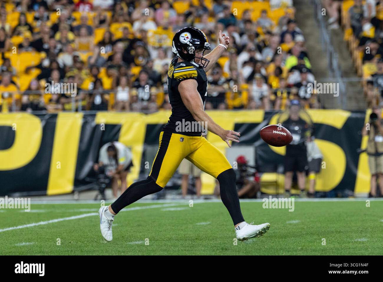 Pittsburgh Steelers punter Cameron Johnston (5) punts during a pre ...
