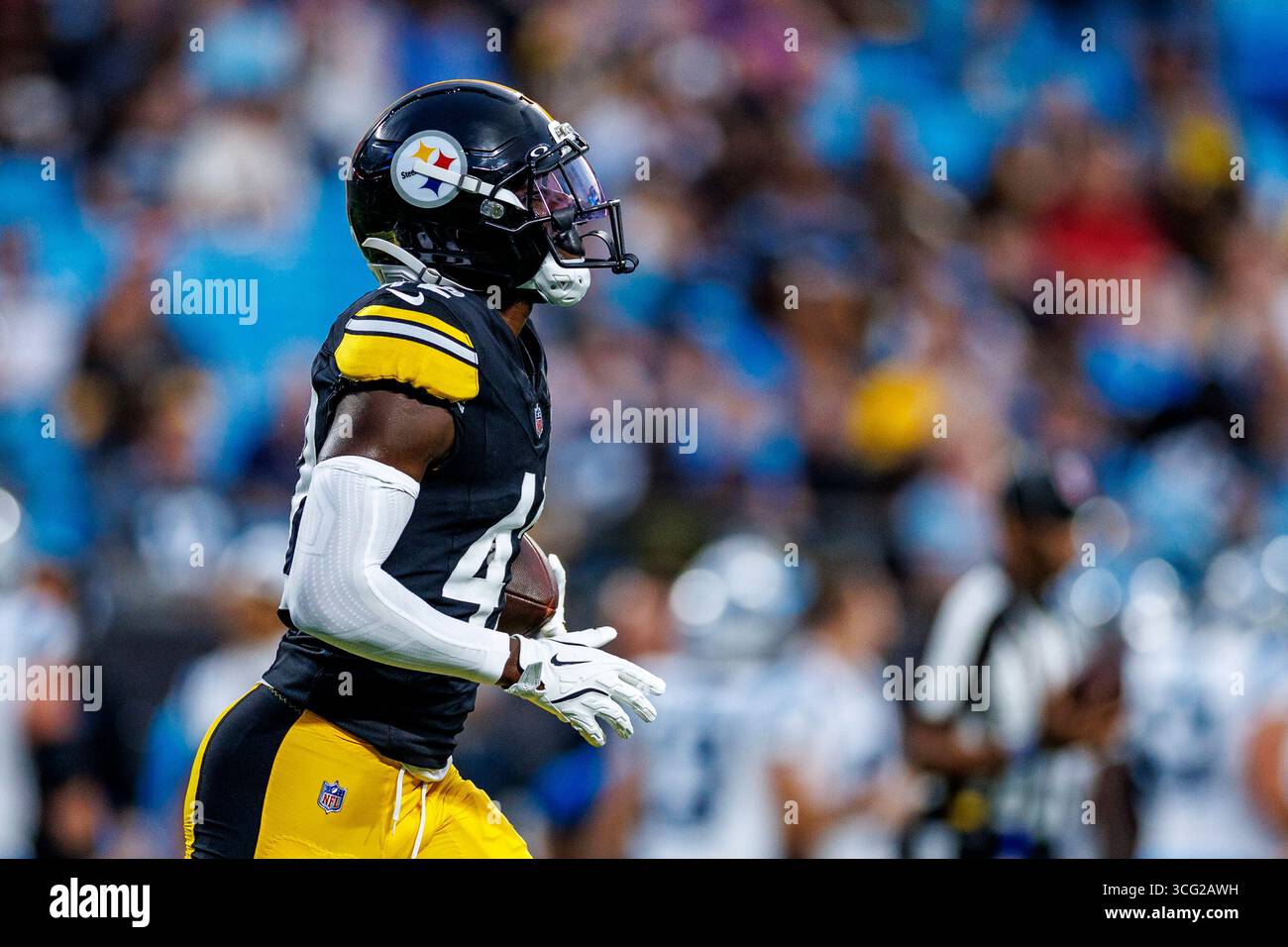 Pittsburgh Steelers cornerback James Pierre (42) celebrates an ...