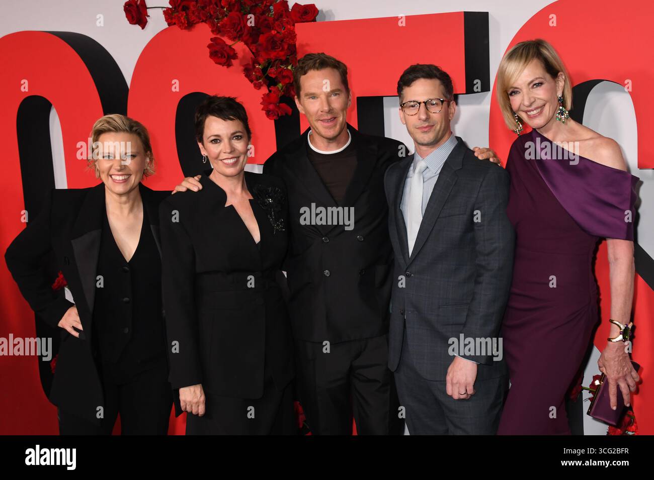 NEW YORK, NY - AUGUST 25: Kate McKinnon, Olivia Colman, Benedict ...