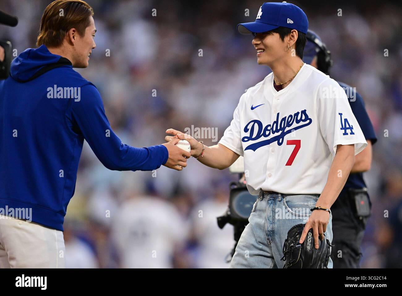 Los Angeles, Unites States. 25th Aug, 2025. Los Angeles Dodgers pitcher ...