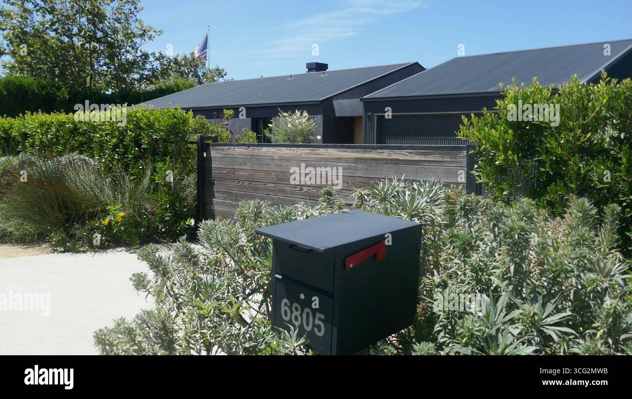 6805 dume drive hi-res stock photography and images - Alamy
