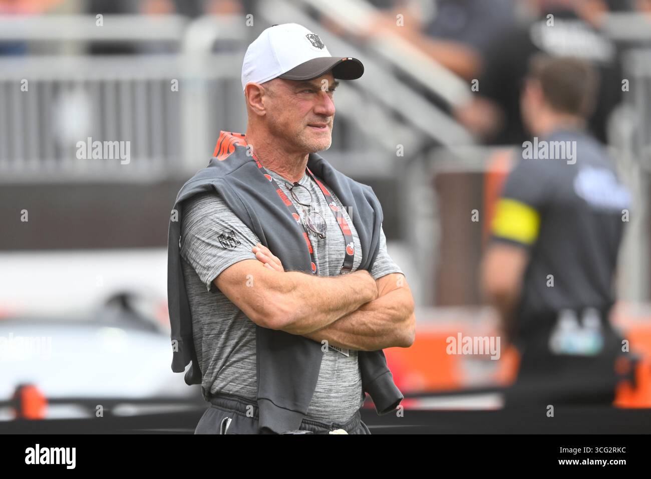 Television actor Christopher Meloni stands on the sidelines before an ...