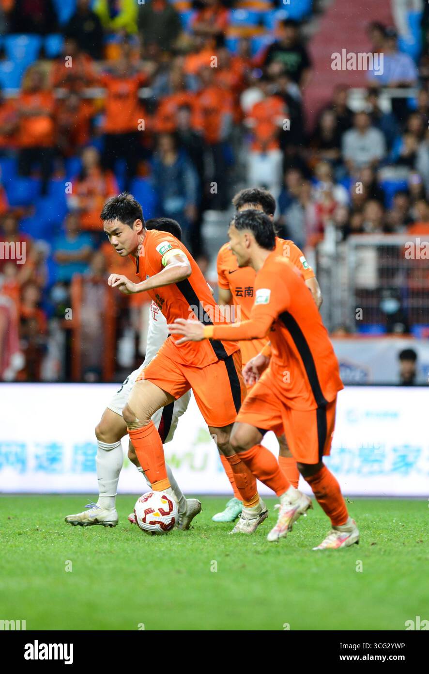 Chengdu Rongcheng Football Club defeated Yunnan Yukun Football Club ...