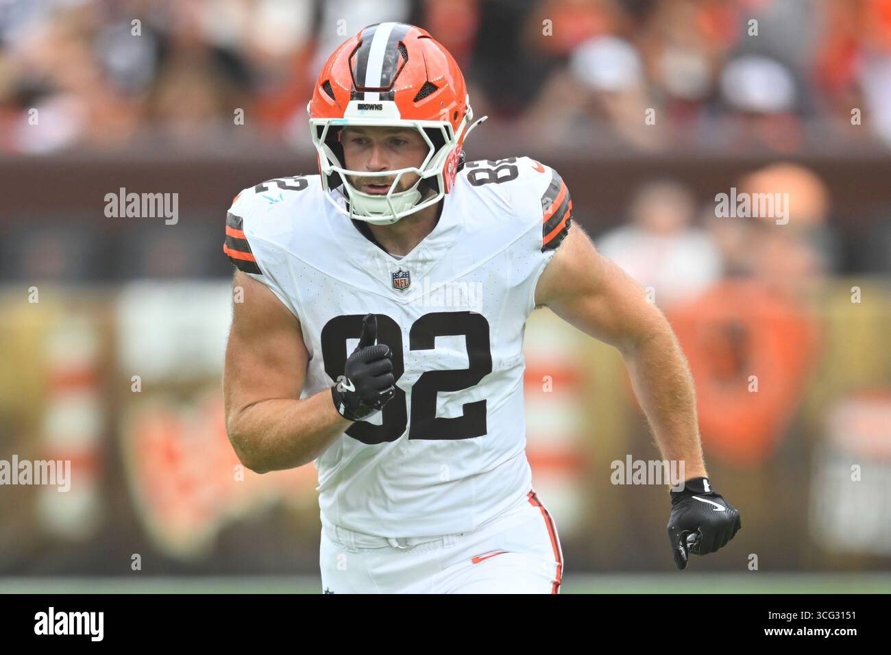 Cleveland Browns tight end Brenden Bates (82) runs a route during an ...