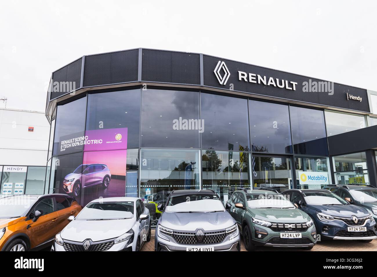 Renault dealership and showroom exterior with logo signage. Portsmouth ...