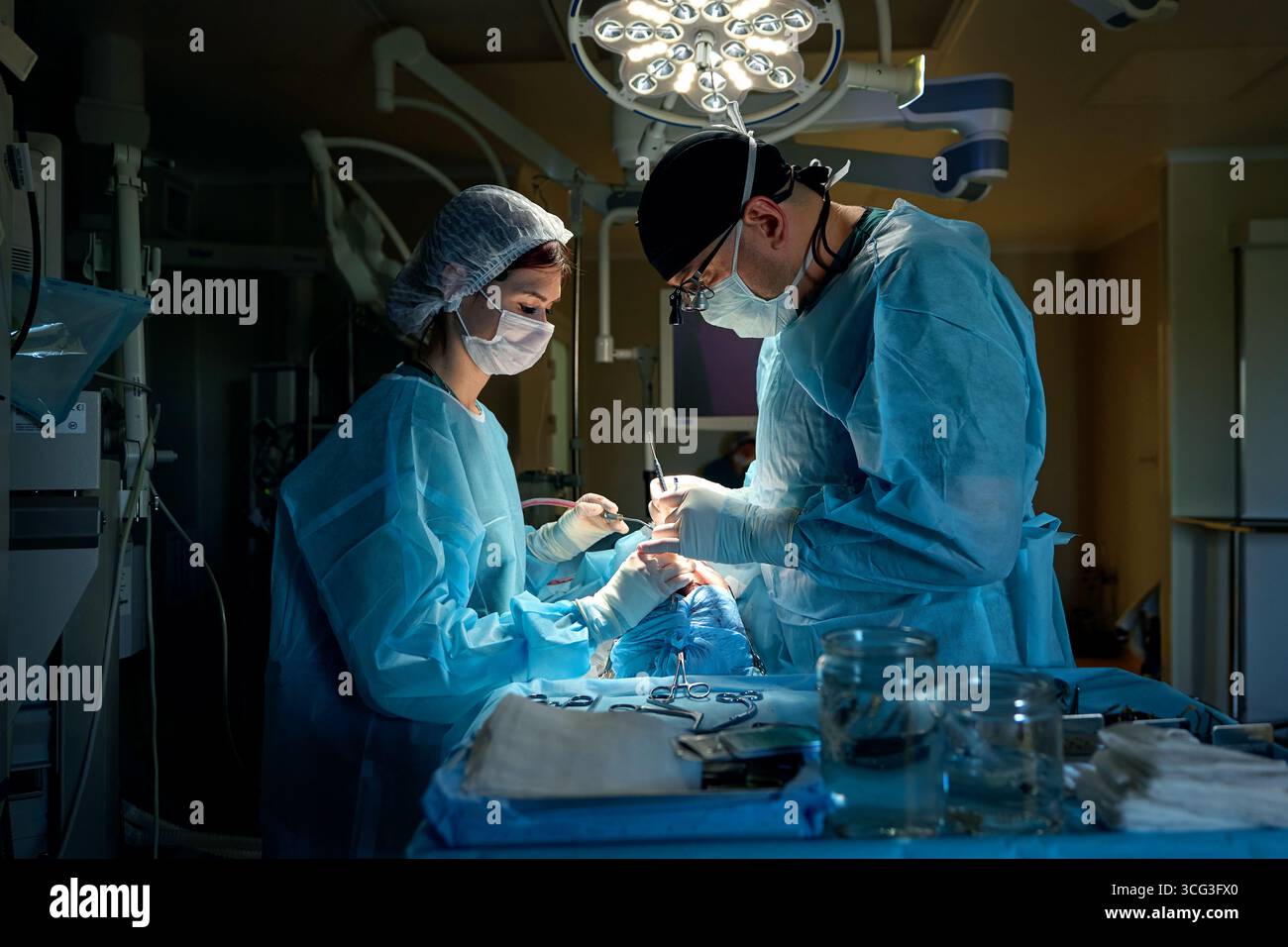 Surgeons uniform perform operation hi-res stock photography and images ...