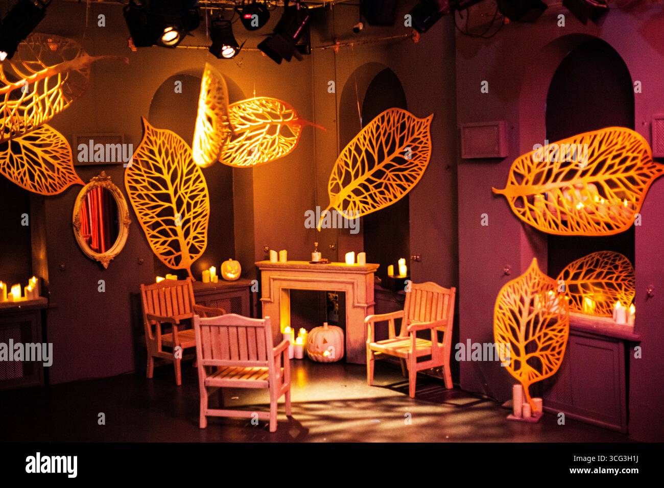 Skull flowers spider halloween hi-res stock photography and images - Alamy