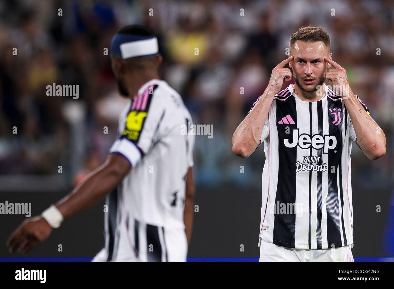 Teun Koopmeiners of Juventus FC gestures during the Serie A football ...