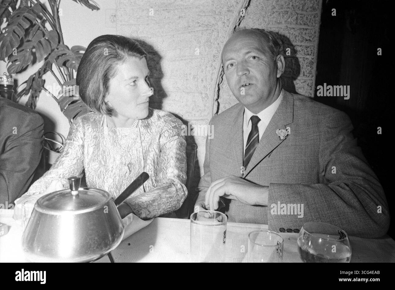 Festliche person Black and White Stock Photos & Images - Alamy