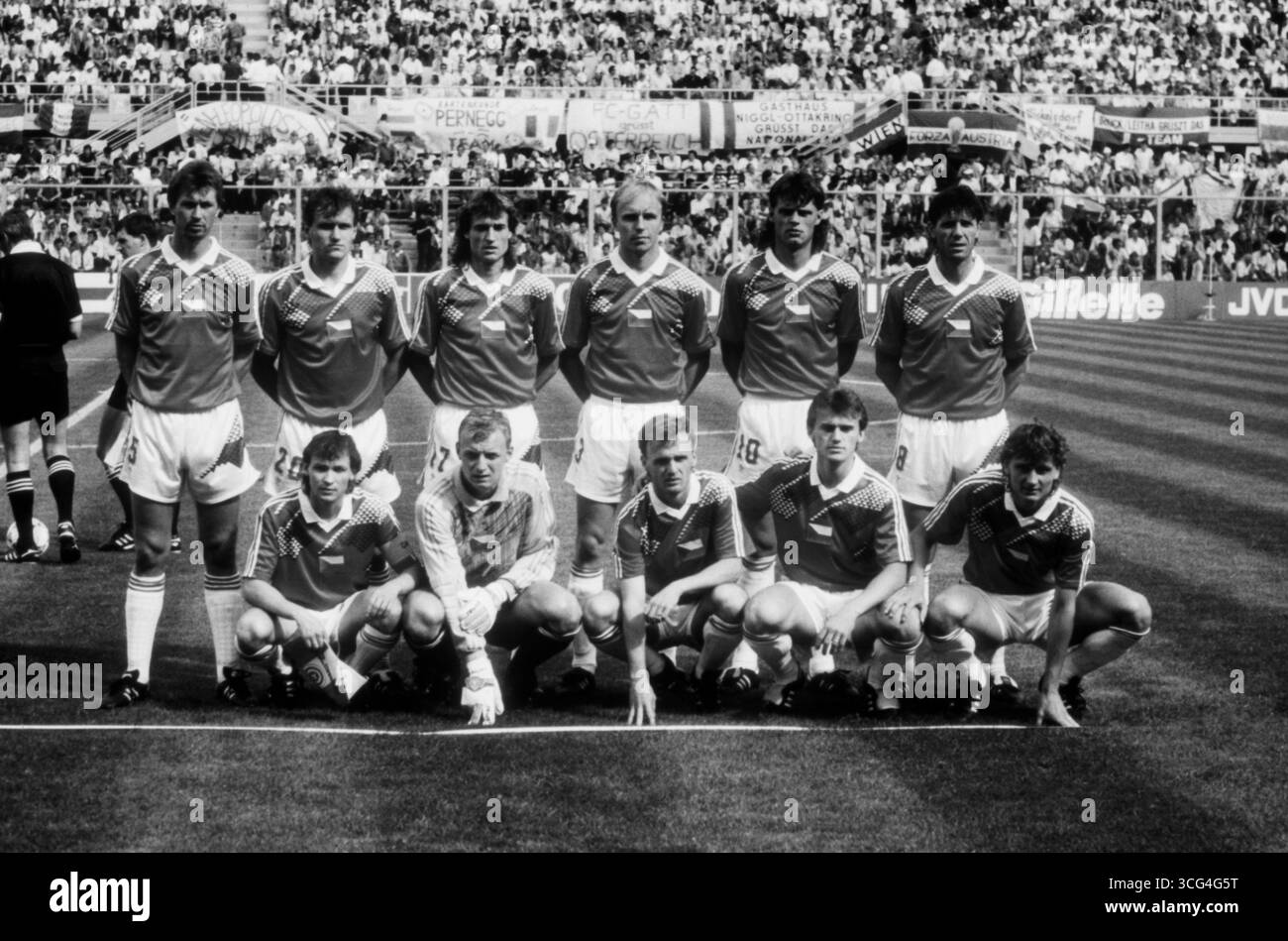 Osterreich 1990 Black and White Stock Photos & Images - Alamy