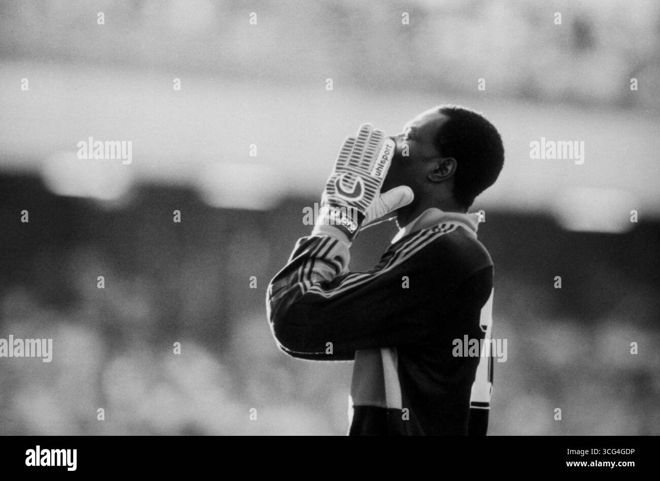 Thomas n'kono 1990 hi-res stock photography and images - Alamy
