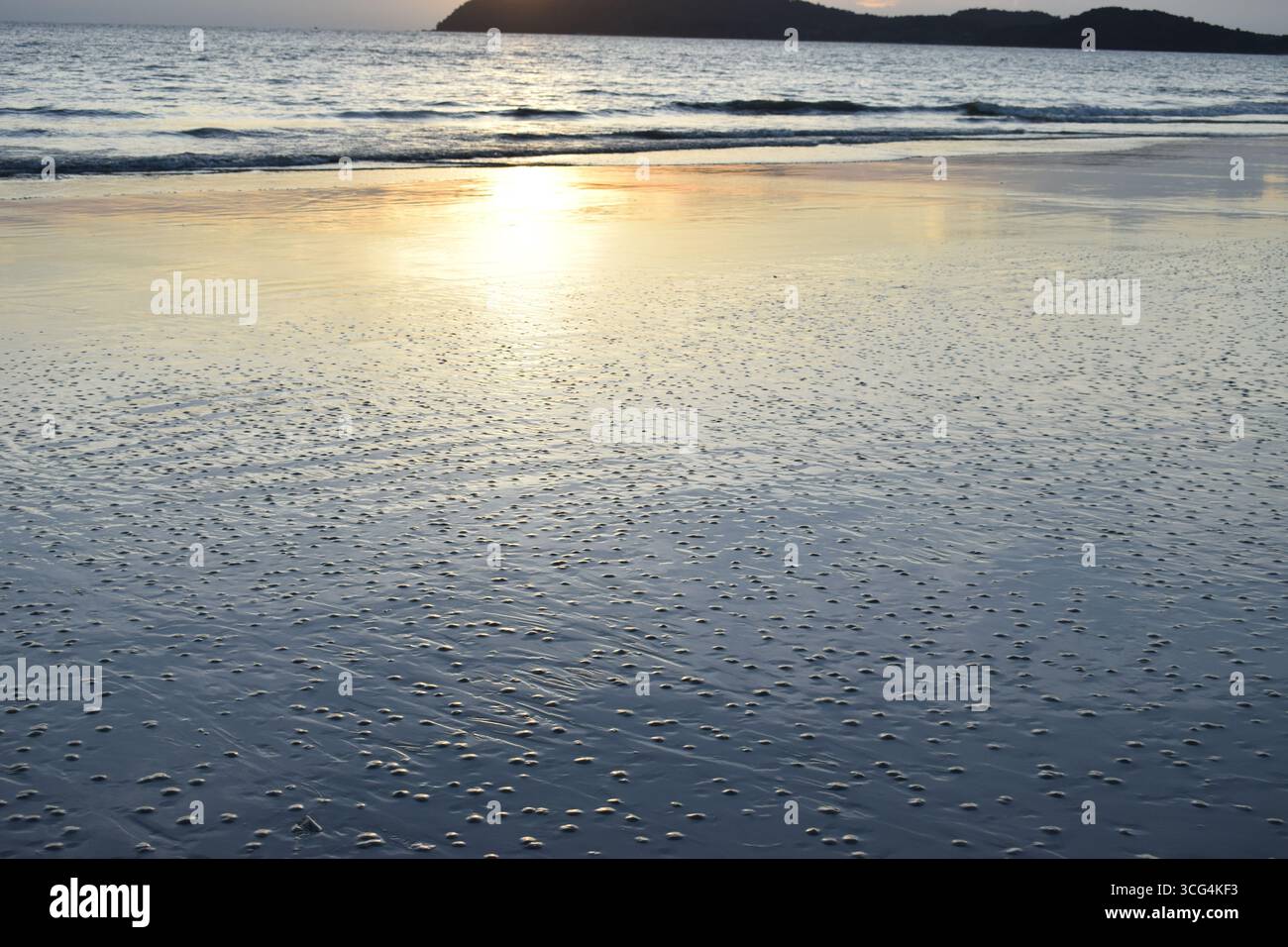 Closeup sea surface sunset hi-res stock photography and images - Alamy