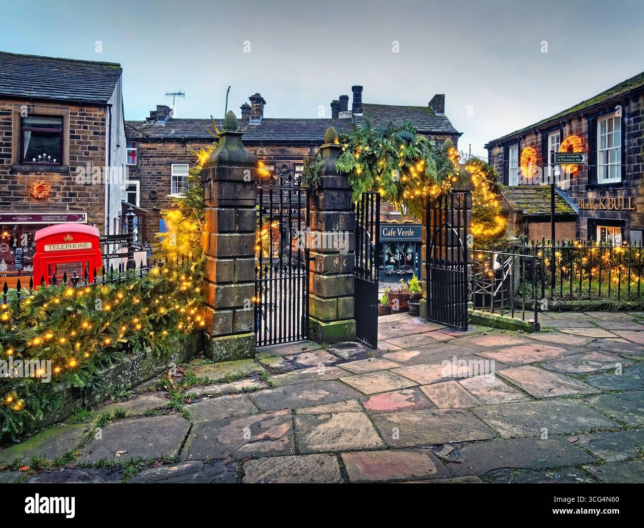 Haworth parish church hi-res stock photography and images - Alamy