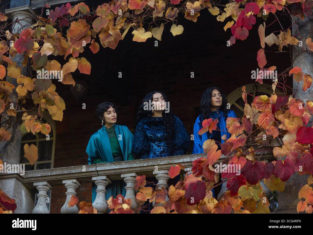 Maika monroe emma corrin hi-res stock photography and images - Alamy