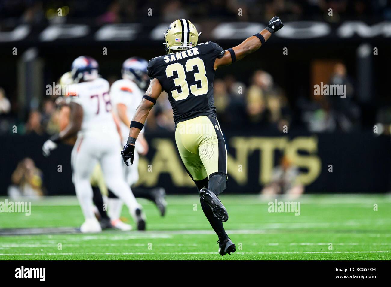 Jonas Sanker #33 of the New Orleans Saints celebrates in the second ...
