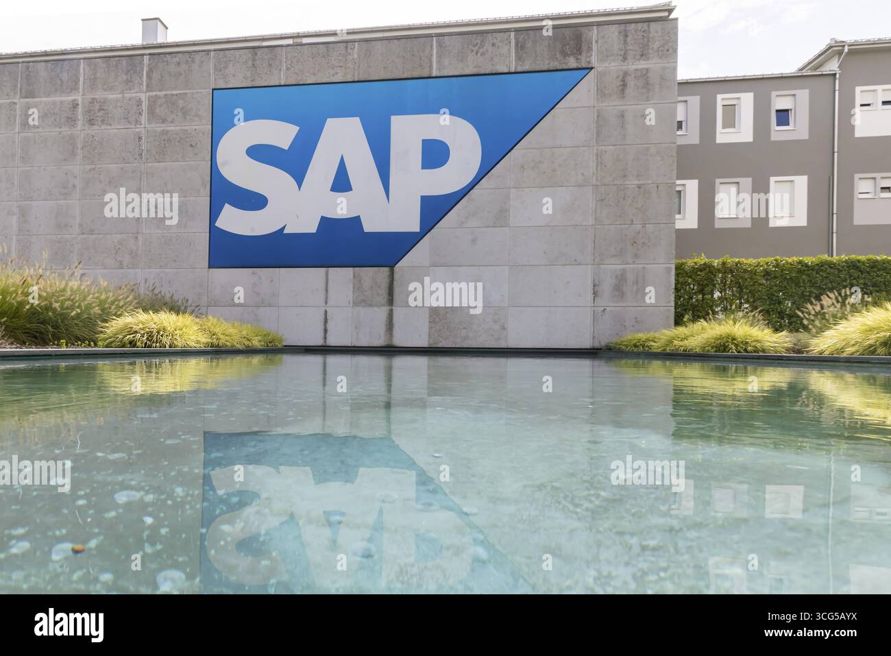 Logo and building of the software company SAP SE. Walldorf, Baden-Wuerttemberg, Germany Stock ...