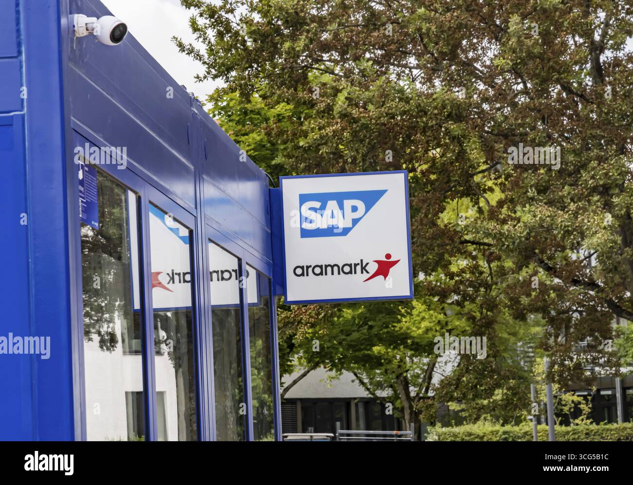 Workplace Experience. SAP and Aramark launch smart store concept. With ...