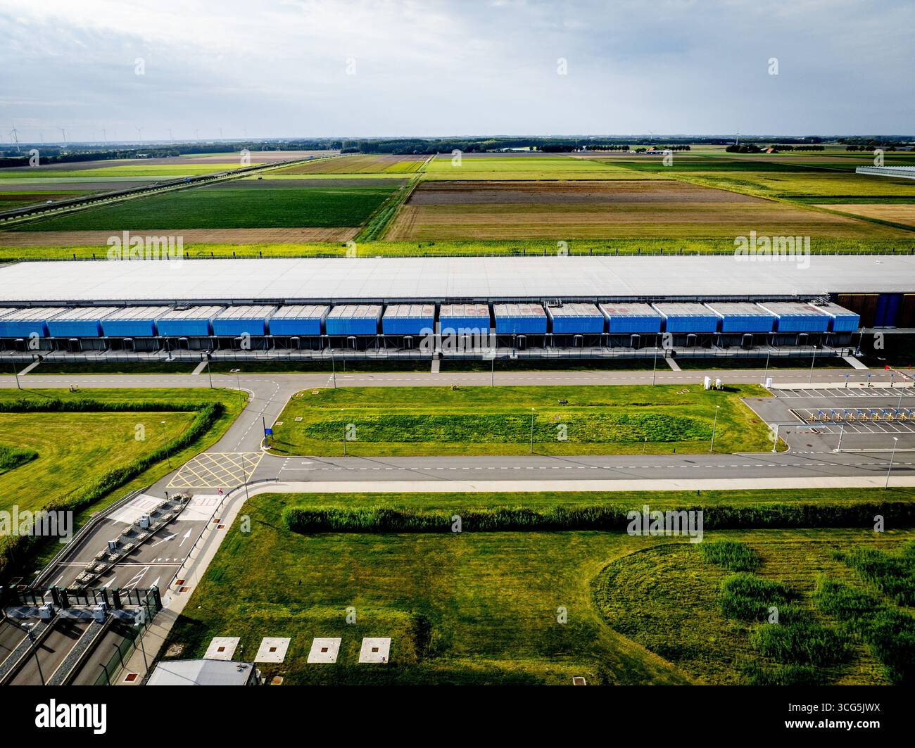 MIDDENMEER - A Google data center. Google has two data centers in the ...