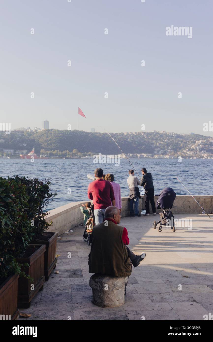 Calm afternoon fishing on the bosphorus in istanbul Stock Photo - Alamy