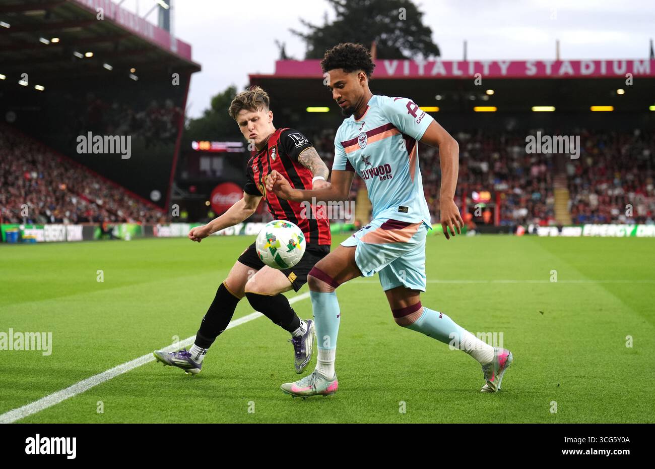 Bournemouth's Ben Gannon-Doak (left) and Brentford's Kevin Schade ...