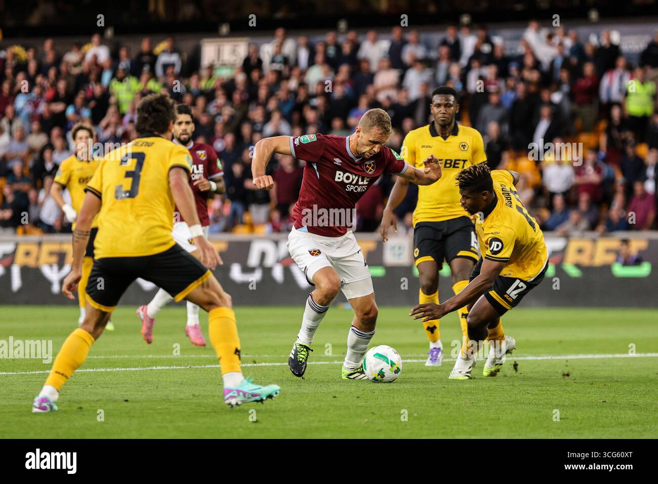 Jarrod Bowen (20 West Ham) takes a shot during the Carabao Cup football ...