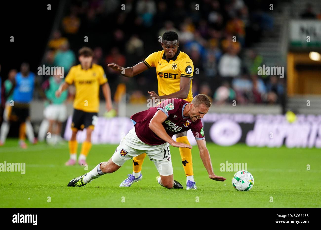 Yerson mosquera wolverhampton 2025 hi-res stock photography and images ...