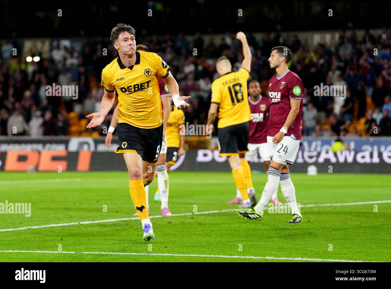 Wolverhampton Wanderers' Jorgen Strand Larsen celebrates scoring their ...