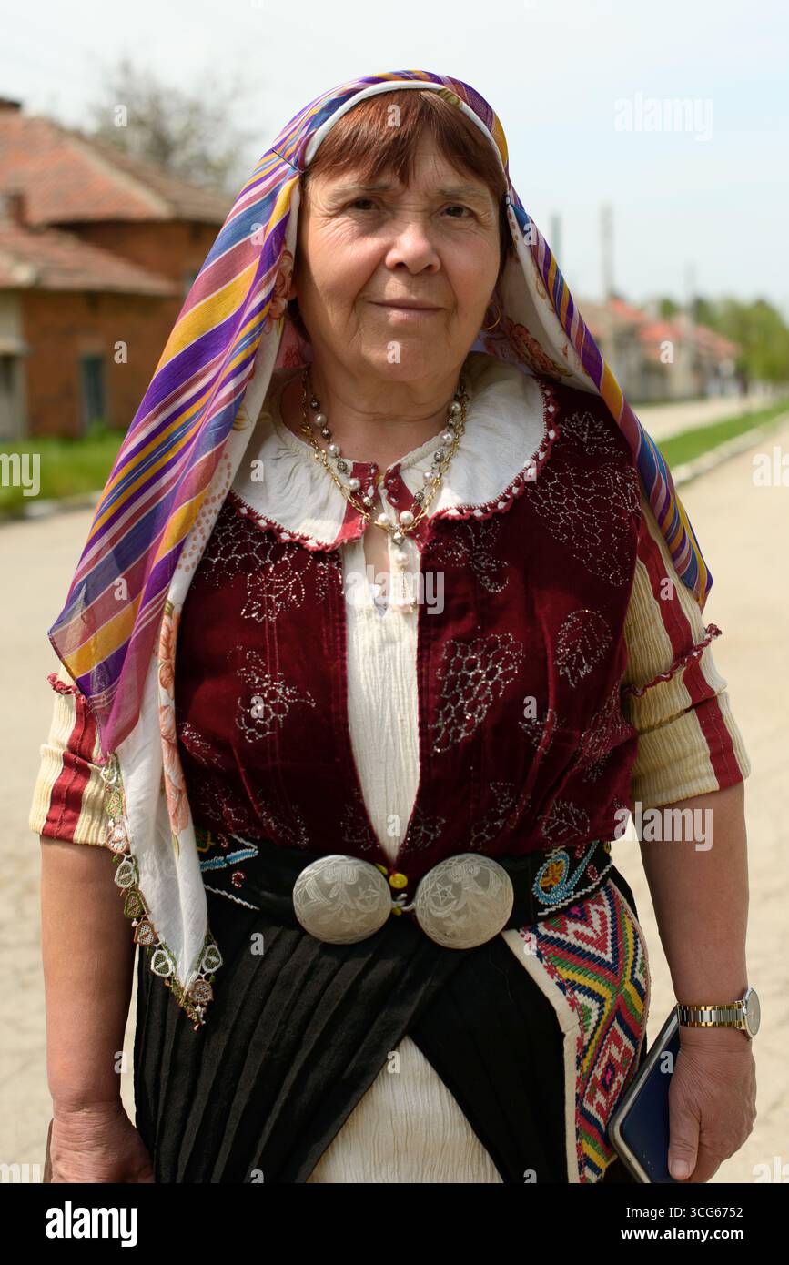 Alevi traditional clothing hi-res stock photography and images - Alamy