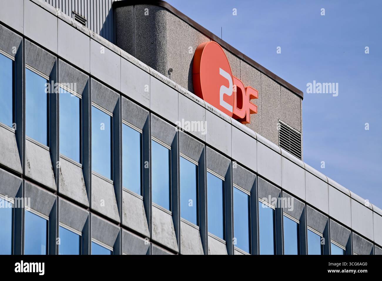 ZDF, Second German Television, logo, emblem, channel logo Stock Photo ...