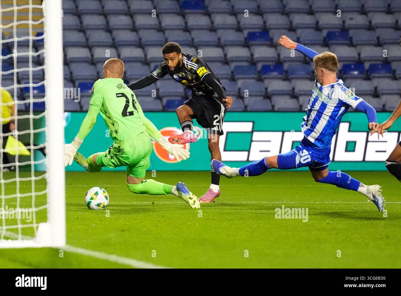 Leeds United's Jayden Bogle (second left) scores his sides first goal ...