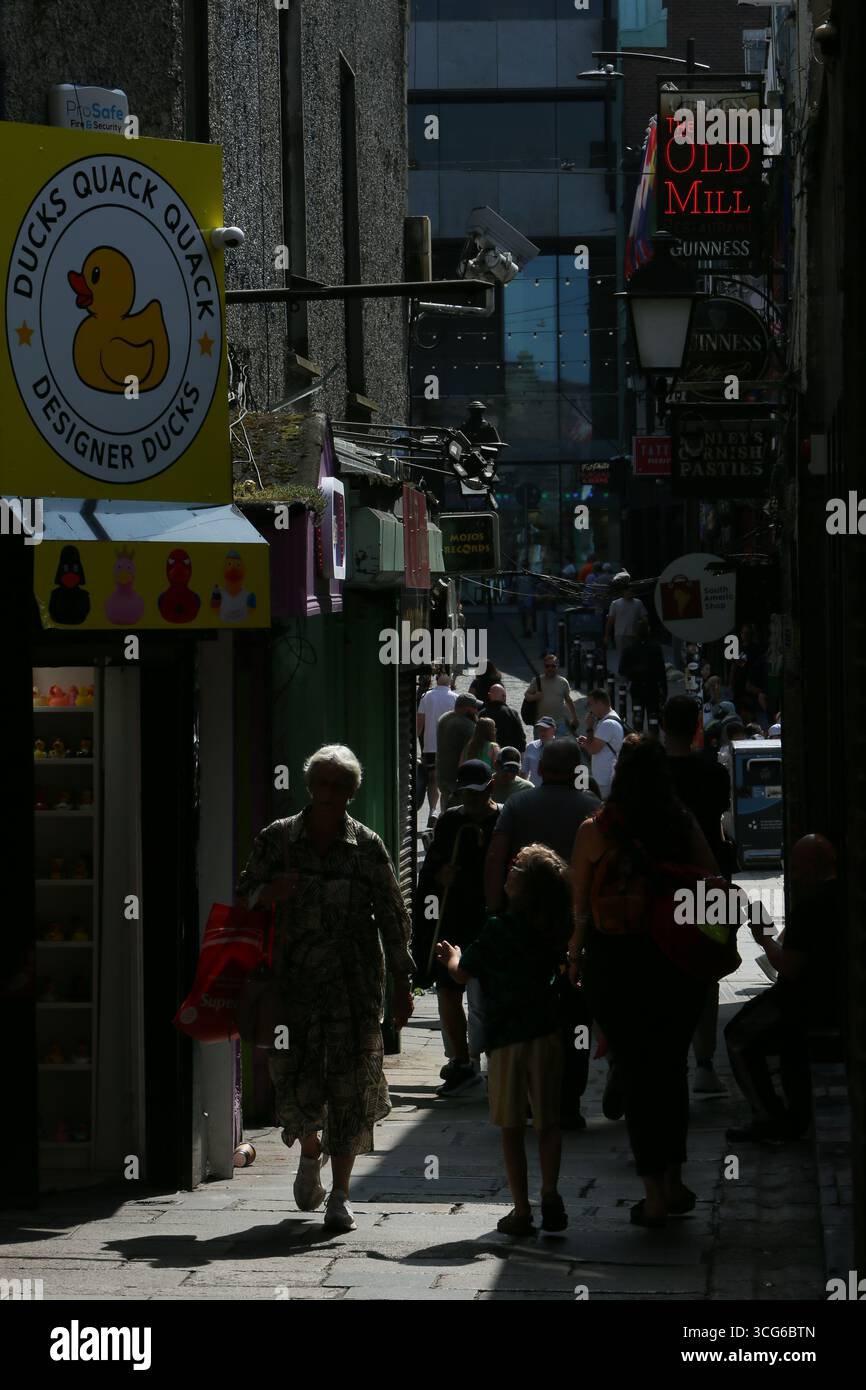 Dublin, Ireland - 12th August 2025 - A view of a Temple Bar laneway in ...