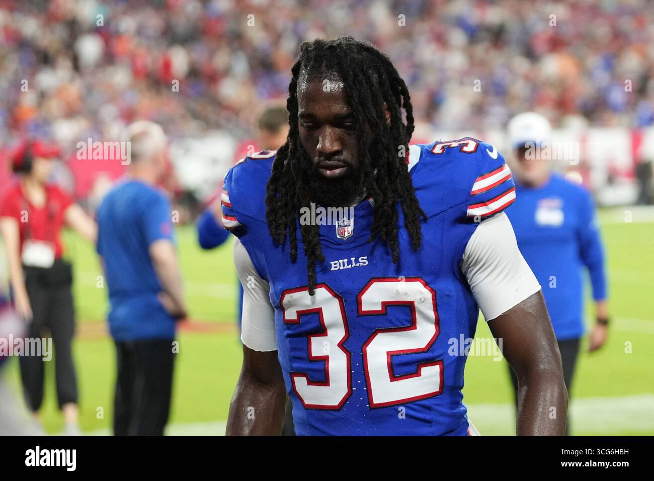 Buffalo Bills wide receiver Deon Cain (32) leaves the field at half ...